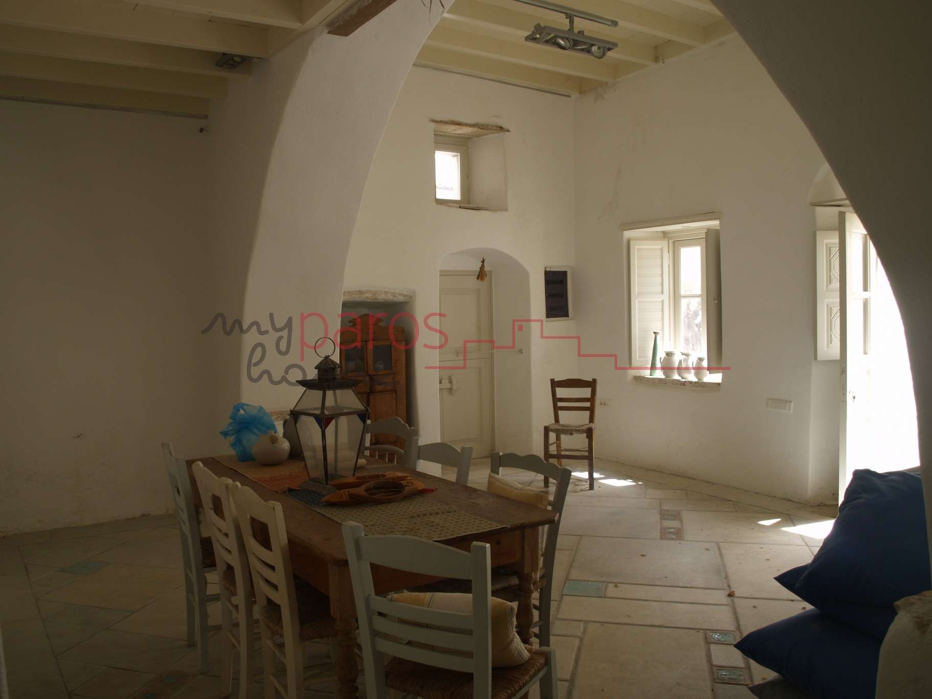 Α 147 ΑΝΑΚΑΙΝΙΣΜΕΝΗ ΙΣΟΓΕΙΑ ΠΑΡΑΔΟΣΙΑΚΗ ΚΑΤΟΙΚΙΑ ΣΤΟ ΚΕΝΤΡΟ ΤΩΝ ΛΕΥΚΩΝ ...